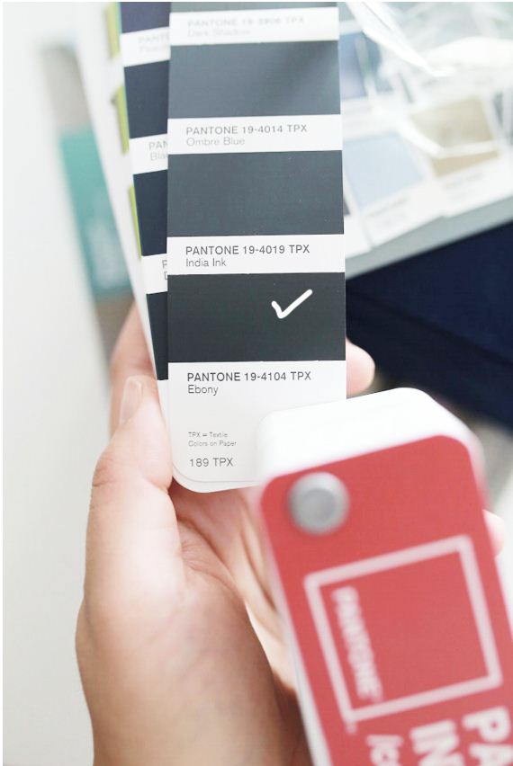 FABULOUS COLOR! 팬톤페인트